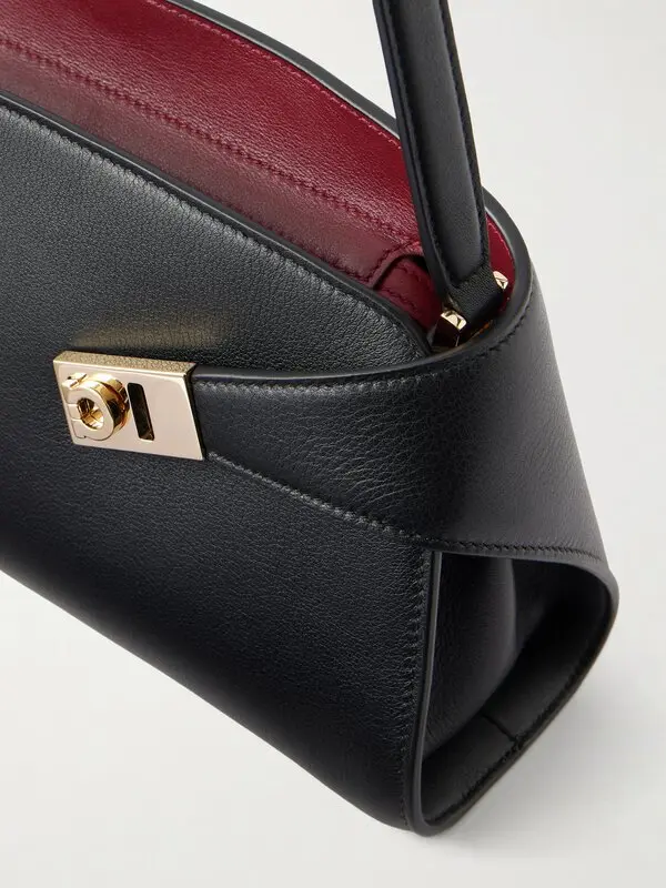 FERRAGAMO Hug Leather Shoulder Bag - Black