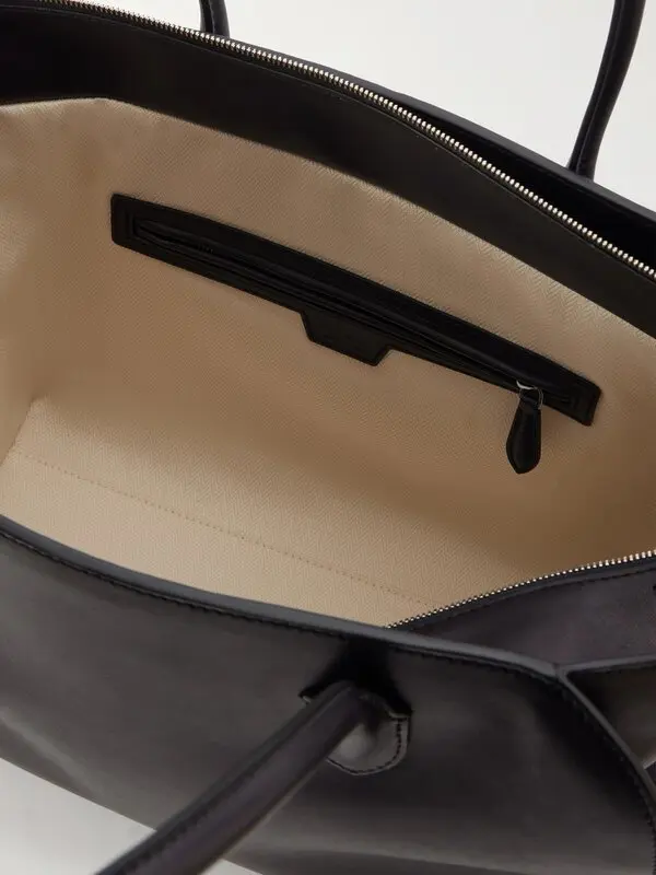 THE ROW Marlo 14 Leather Tote - Black
