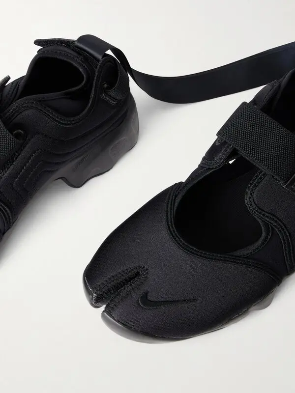 Nike Rift Split-toe Sneakers