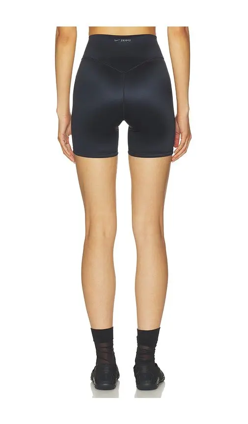 NIKESKIMS Shine Bonded Waist 5 Short In Black