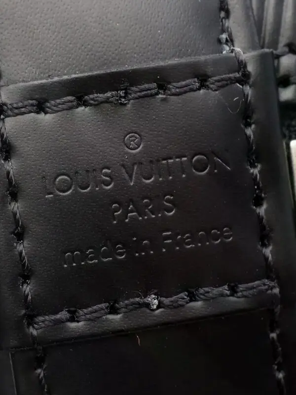 LOUIS VUITTON Epi Alma Bb Satchel - Black