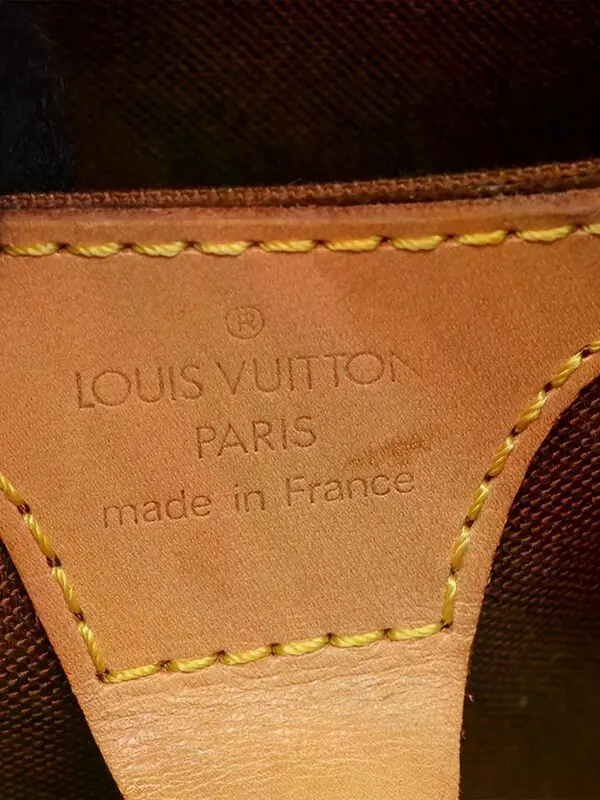 LOUIS VUITTON Monogram Ellipse Mm Handbag - Brown