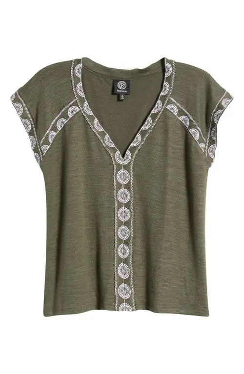 Bobeau Embroidered Detail V-neck Top