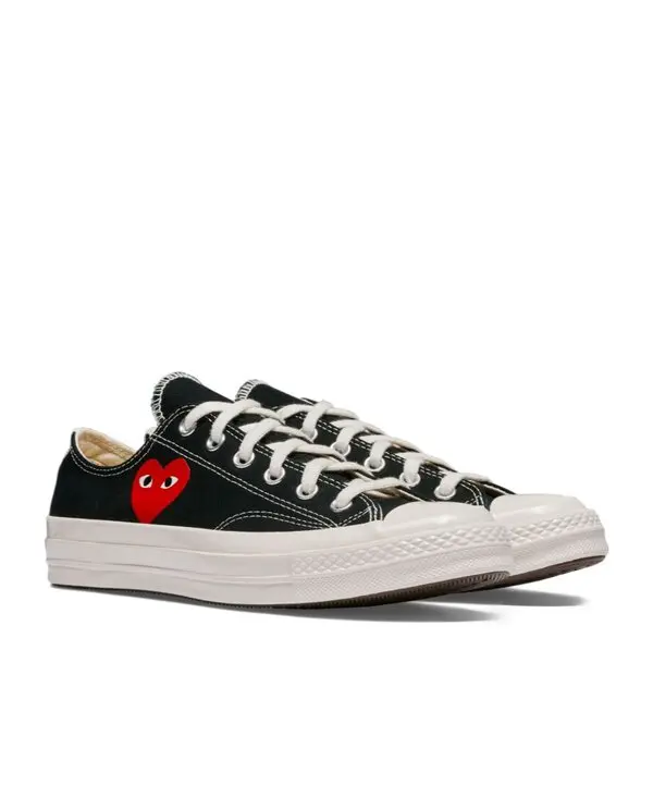 Play Comme Des Garcon Low Top Lace-up Sneakers