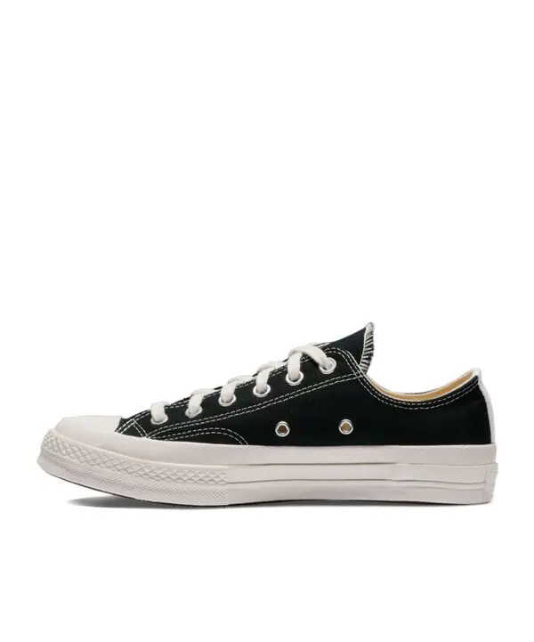 Play Comme Des Garcon Low Top Lace-up Sneakers - White