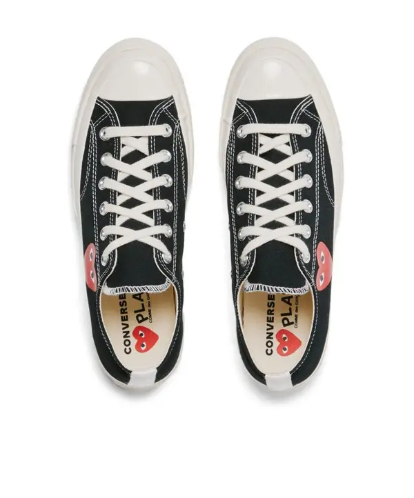 Play Comme Des Garcon Low Top Lace-up Sneakers - White