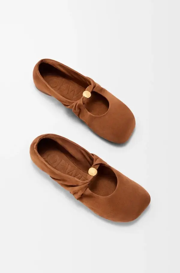 Loewe Pebble Soft Ballerina In Suede Goatskin