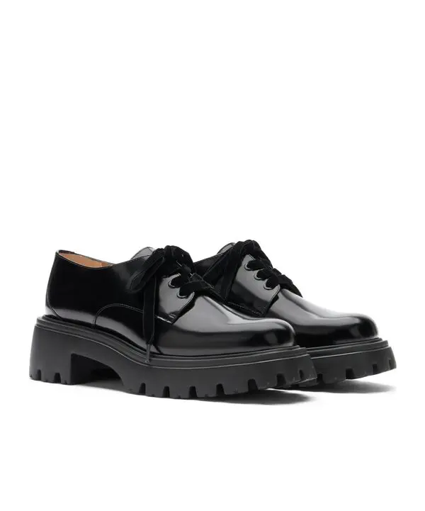 STUART WEITZMAN Laced Flat Shoes