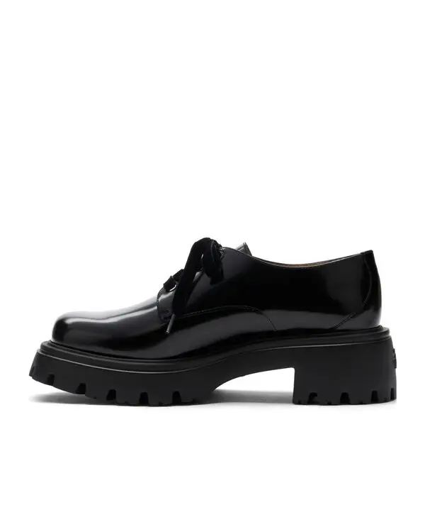 STUART WEITZMAN Laced Flat Shoes