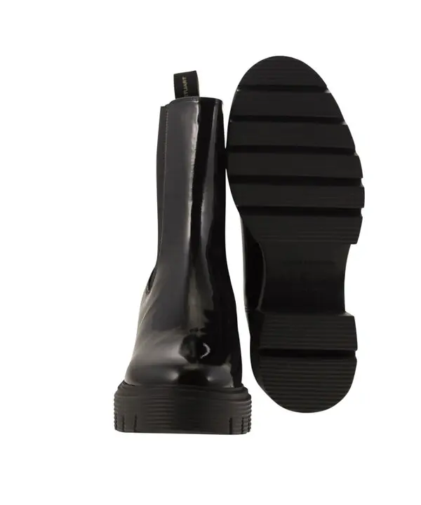 STUART WEITZMAN Chelsea Booties