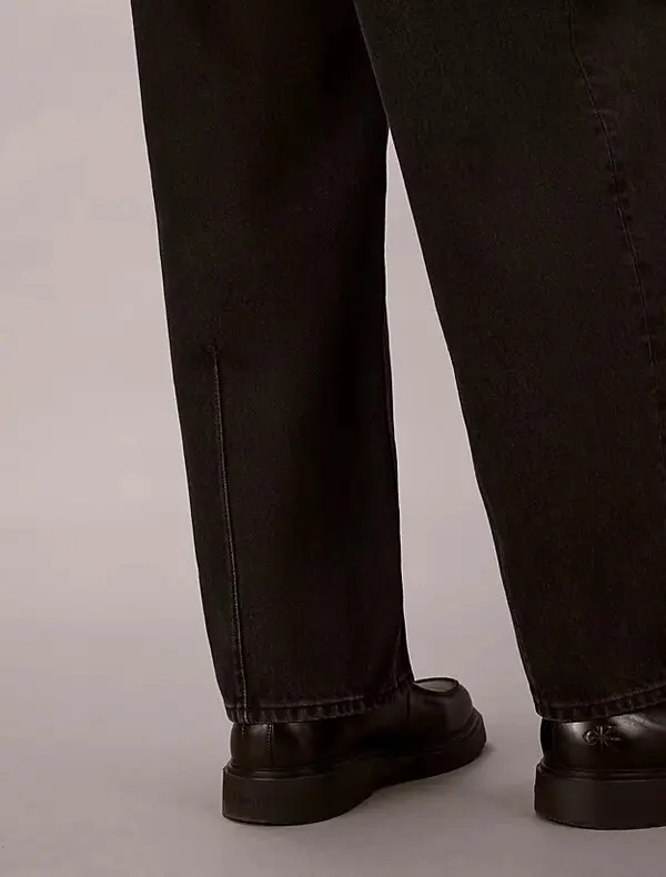 Calvin Klein Barrel Fit Jeans