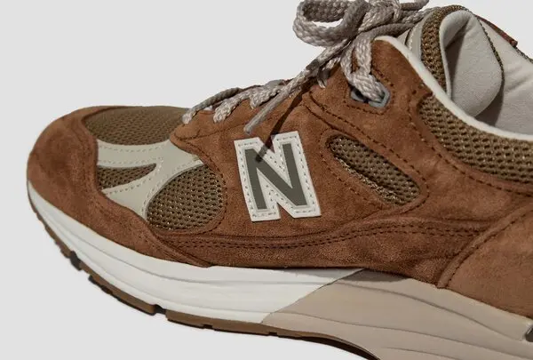 NEW BALANCE 991v2 Lace-up Sneakers
