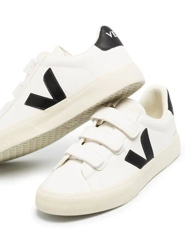 VEJA Logo Patch Round Toe Sneakers