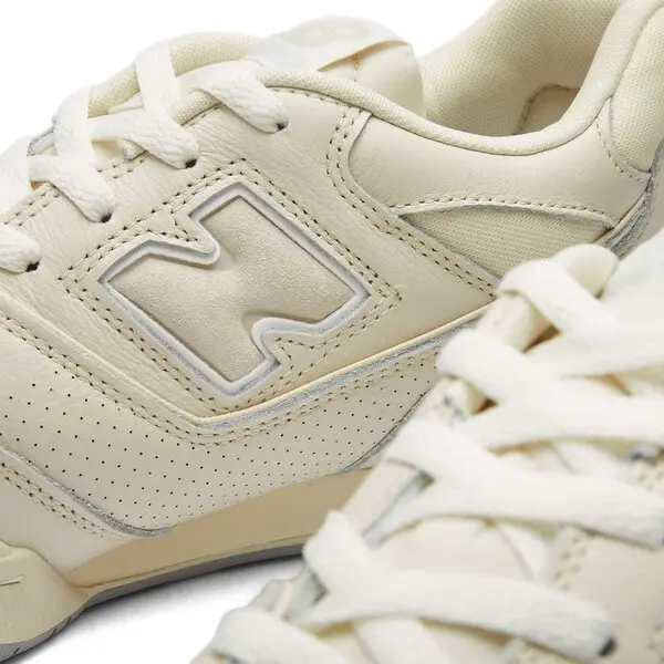 NEW BALANCE 550 Panelled Sneakers - White