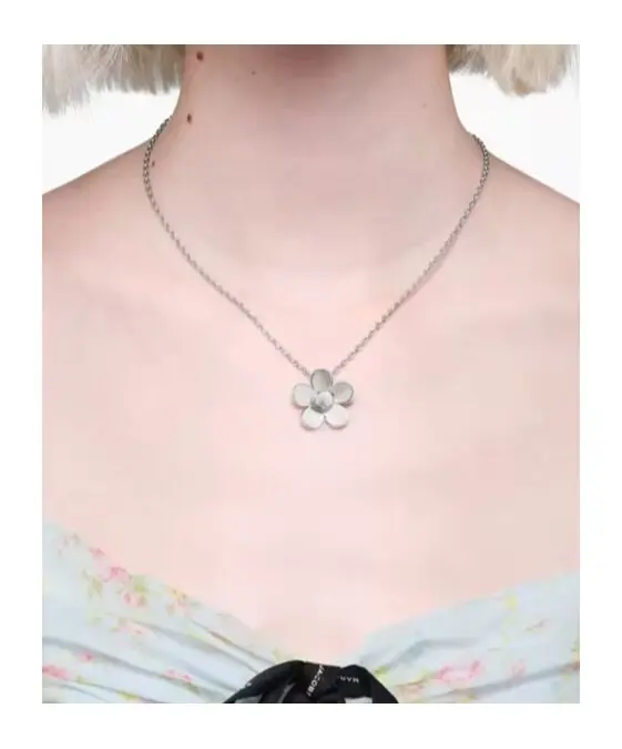 Marc Jacobs The Daisy Pendant Necklace