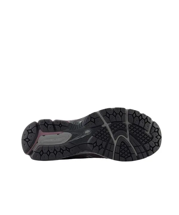 NEW BALANCE 860v2 Lace-up Sneakers