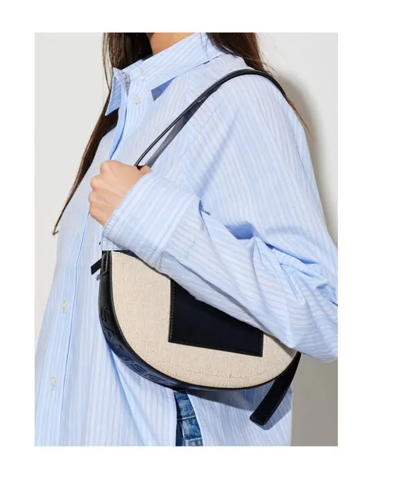 SAMSOE SAMSOE Logo-embossed Shoulder Bag