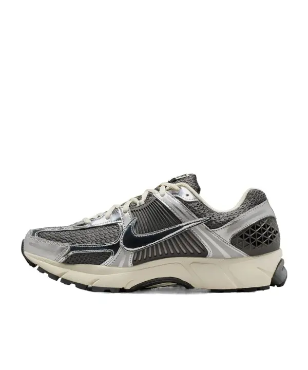 Nike Zoom Vomero 5 Running Sneakers