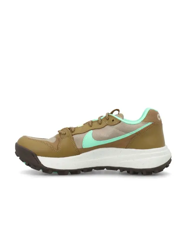 Nike Lowcate Sneakers