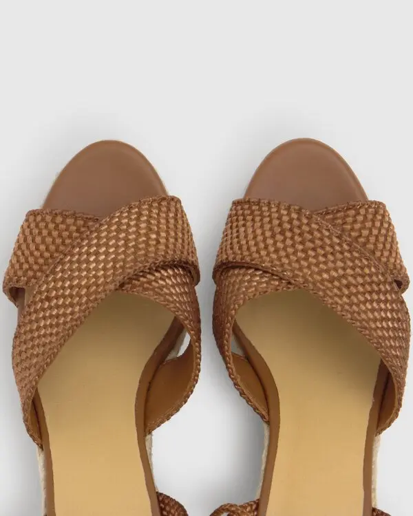 CastaÑer Round-toe Wedge Sandals