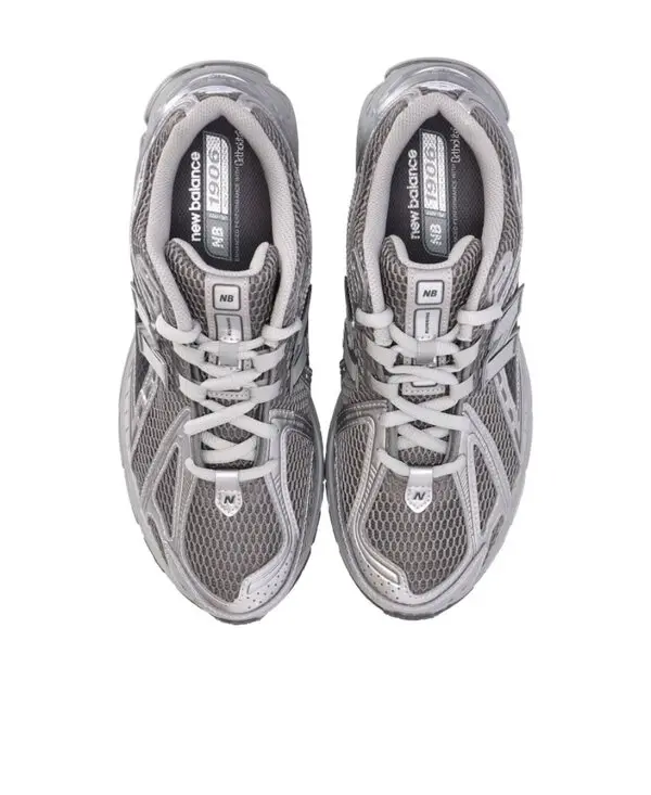 NEW BALANCE 1906r Low Top Running Shoes