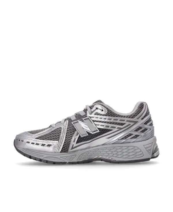 NEW BALANCE 1906r Low Top Running Shoes