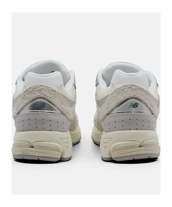 NEW BALANCE 2002r 'linen' Lace-up Sneakers