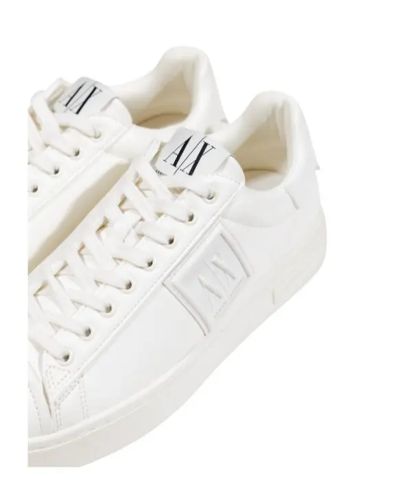 Armani Exchange Round-toe Low-top Casual Shoes