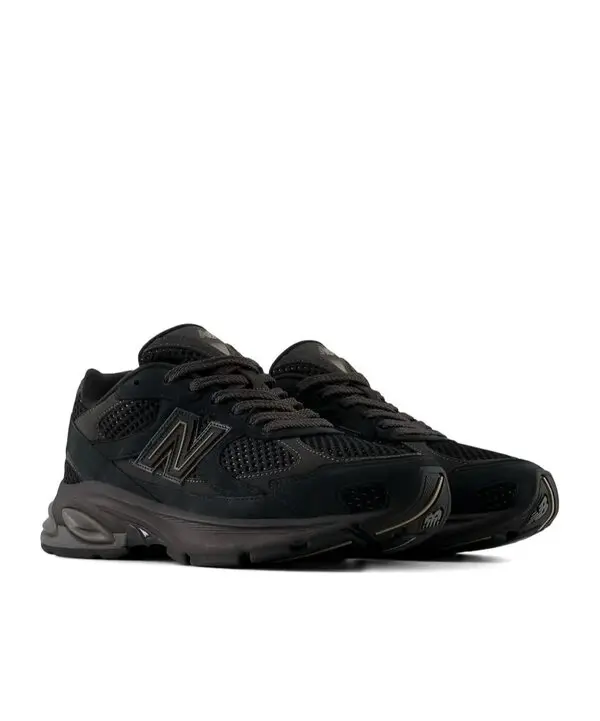 NEW BALANCE 2010 Lace-up Sneakers