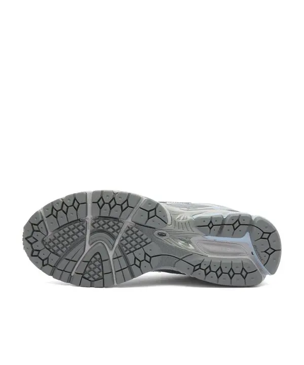 NEW BALANCE 860 V2 "milky Way" Lace-up Sneakers - Gray