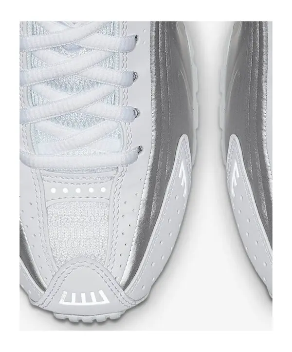 Nike Shox R4 Sneakers