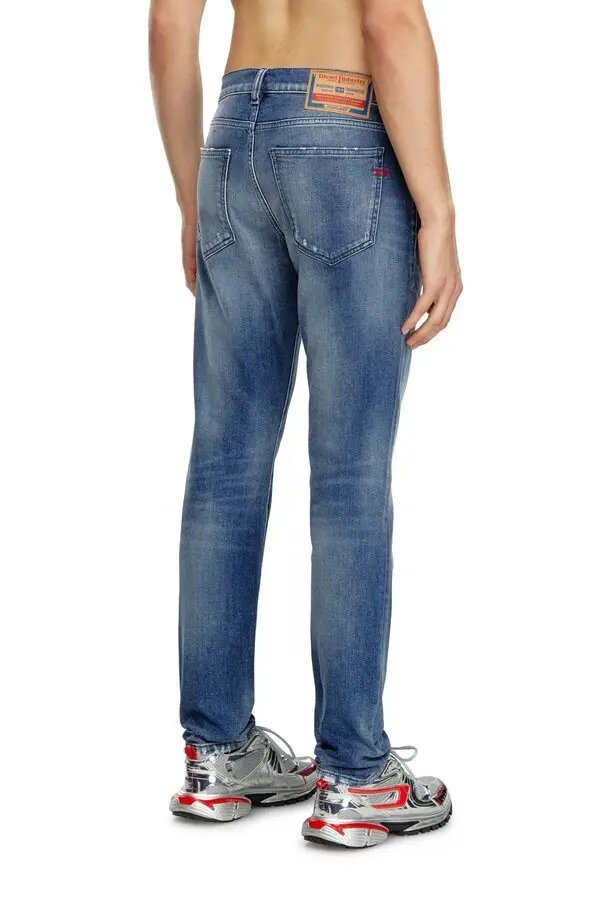 DIESEL® D-strukt 09j61 Distressed Slim Jeans