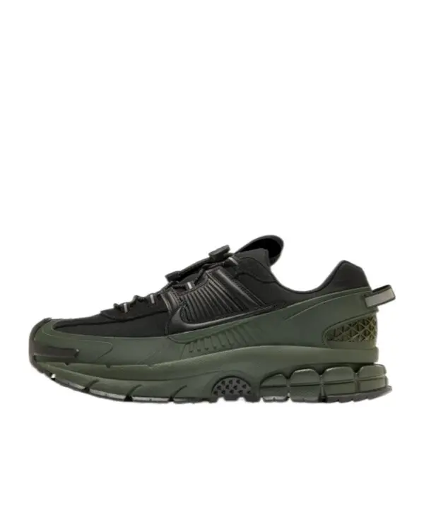 Nike Zoom Vomero Roam Lace-up Sneakers - Black