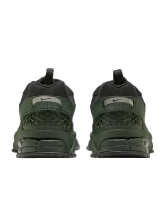 Nike Zoom Vomero Roam Lace-up Sneakers - Black