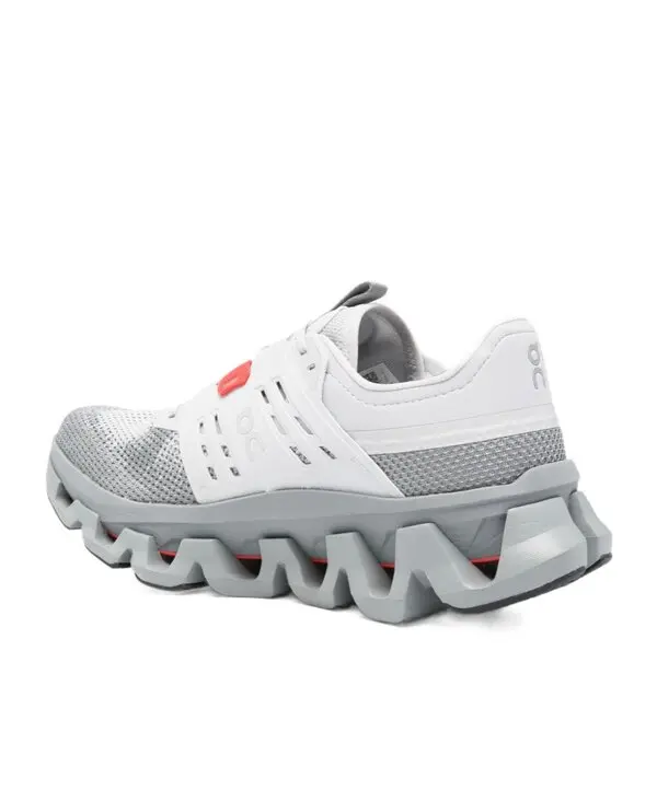 On Cloudswift Amp Sneakers