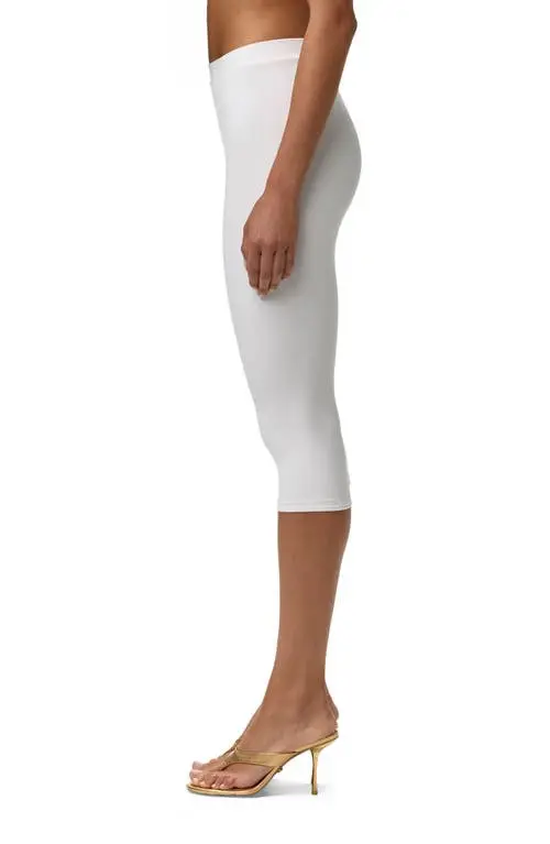 Naked Wardrobe Smooth Capri Leggings