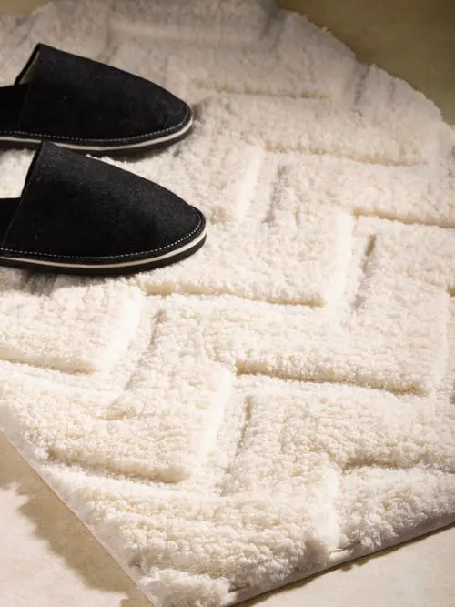 GAURI KOHLI Vantaa Bath Mat 24"x36 - Ivory