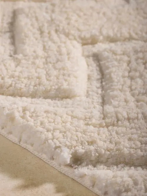 GAURI KOHLI Vantaa Bath Mat 24"x36 - Ivory