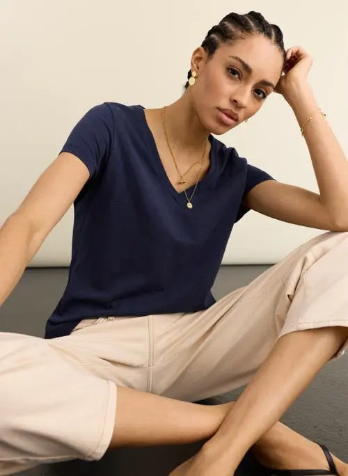 BAUKJEN Hanorah V-neck T-shirt - Deep Indigo
