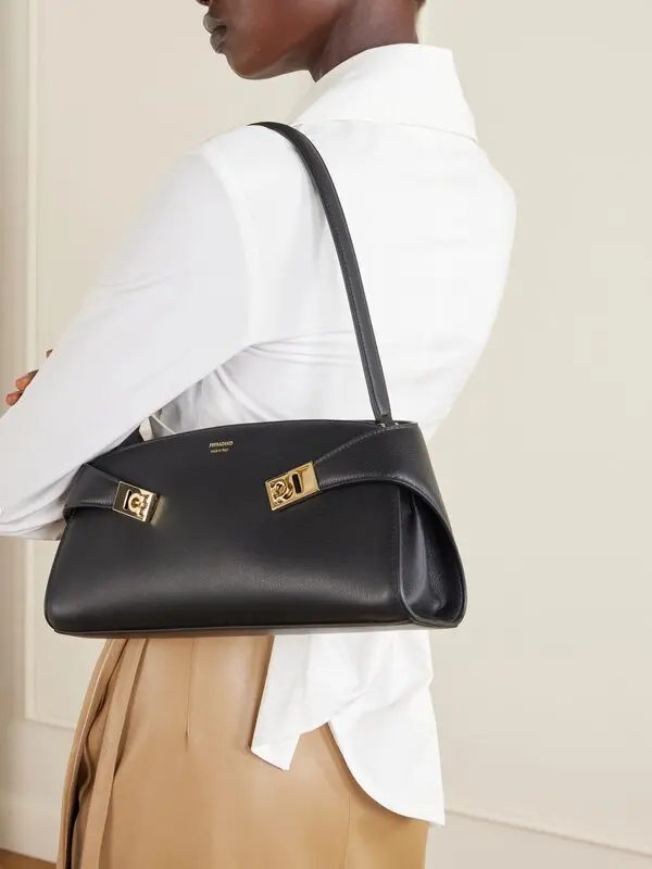 FERRAGAMO Hug Leather Shoulder Bag - Black