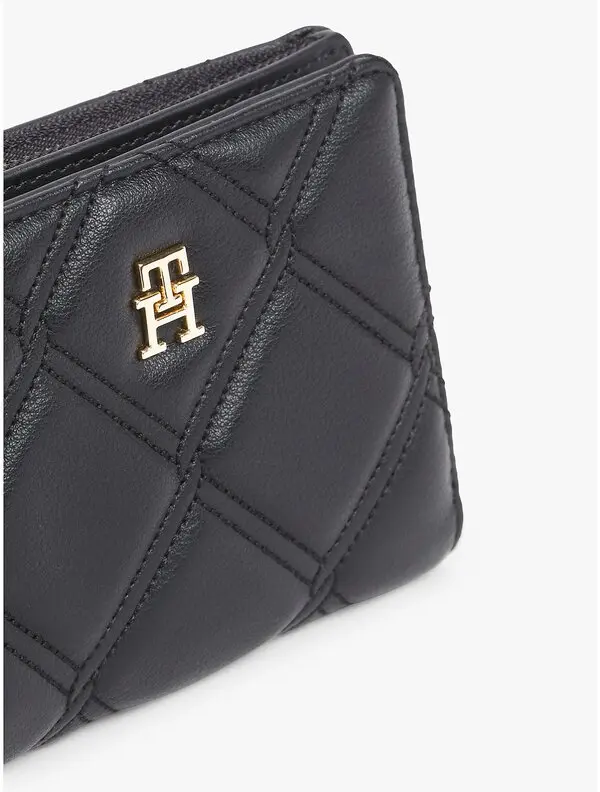 Tommy Hilfiger Quilted Bifold Wallet