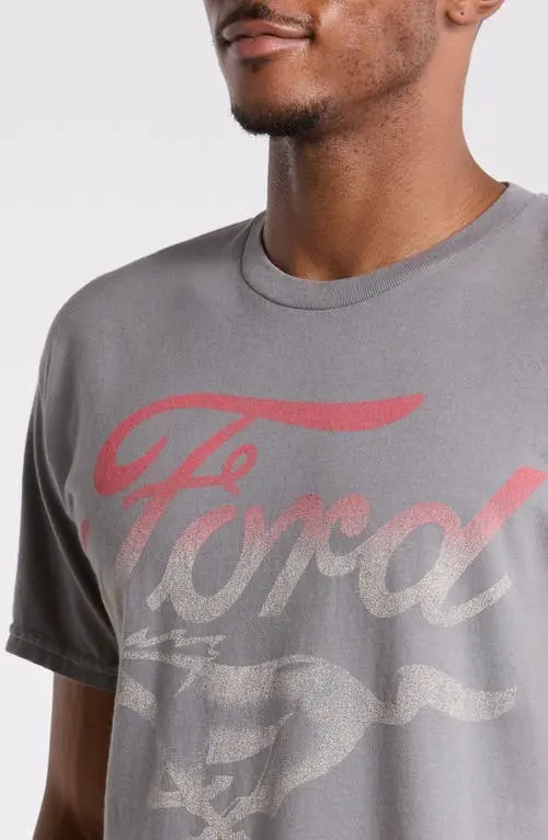 MERCH TRAFFIC Ford Mustang Graphic T-shirt