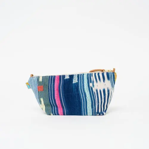 UBUNTU LIFE Convertible Pouch With Beaded Heart Detail