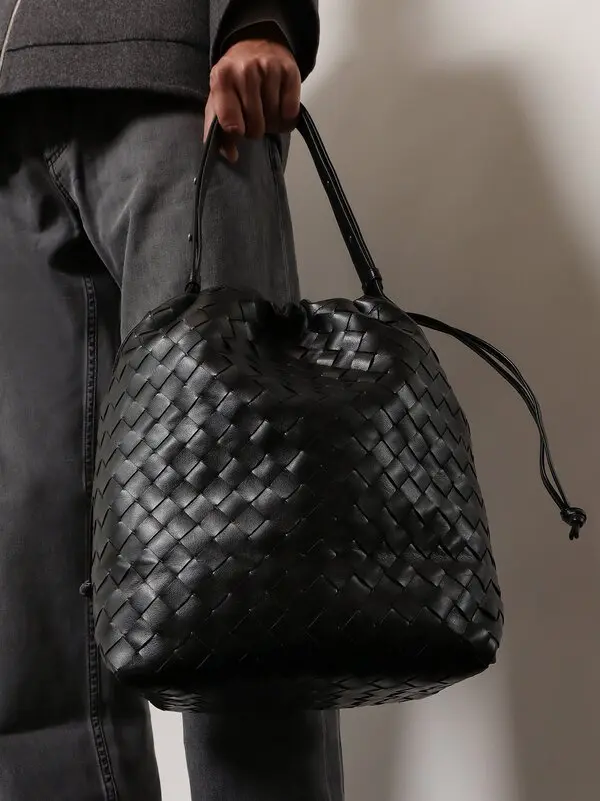 Bottega Veneta Bucket Intrecciato Leather Shoulder Bag - Black