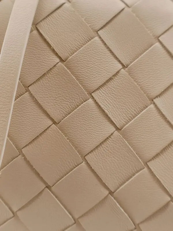 Bottega Veneta Leather Concert Pouch With Intrecciato Motif - White