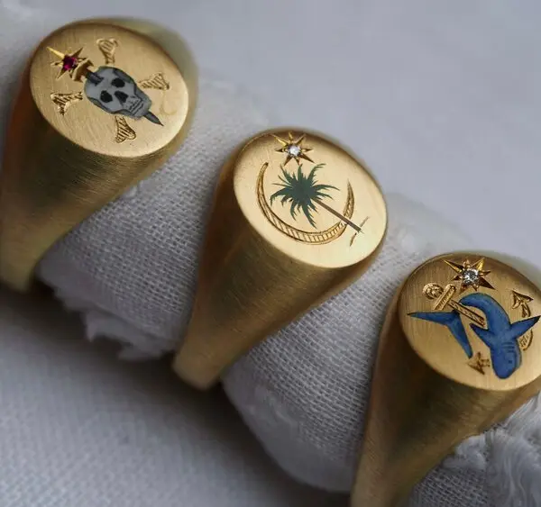 CECE JEWELLERY Skull & Sword Signet Ring