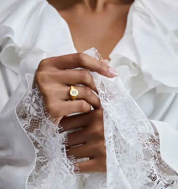 CECE JEWELLERY The Clam & Pearl Signet Ring