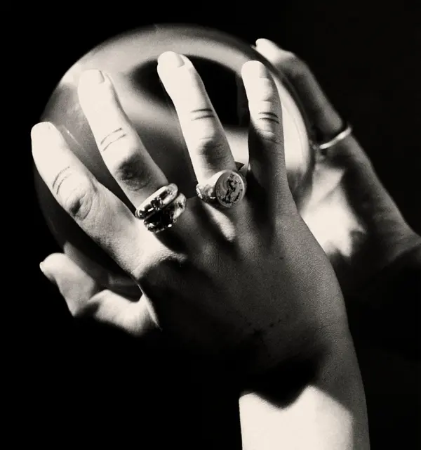CECE JEWELLERY The Traveller’s Tale Signet Ring