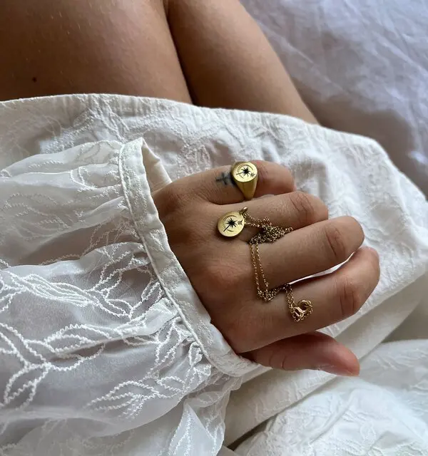 CECE JEWELLERY Palm & Moon Signet Ring