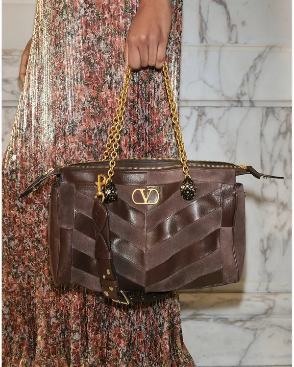 Valentino Garavani Medium Vlogo Shoulder Bag - Brown